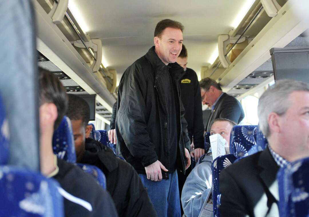 Peter Hooley forms bond with UAlbany basketball great Jamar Wilson