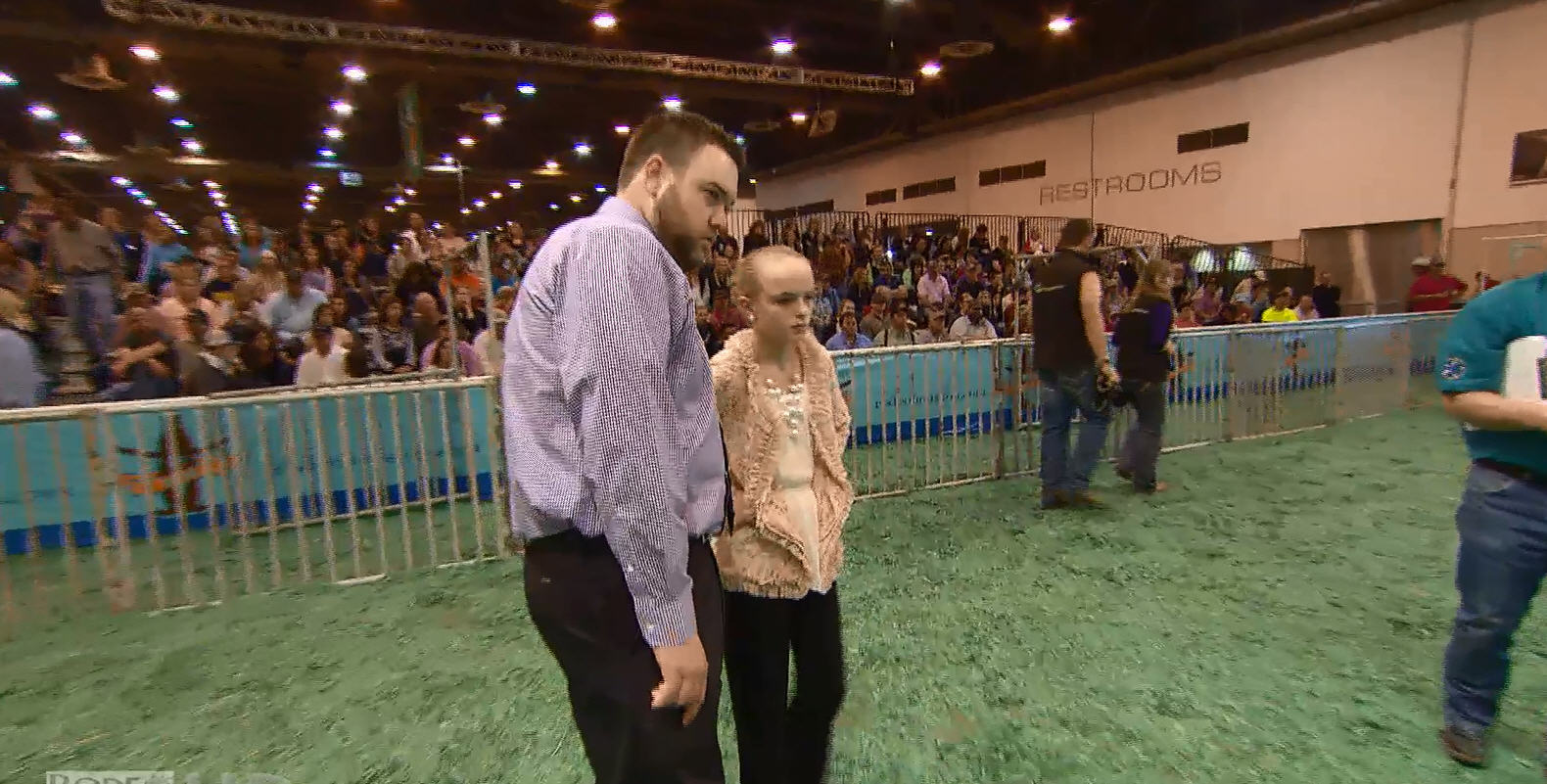 Rodeo pig judging fulfills girl's Make-a-Wish dream