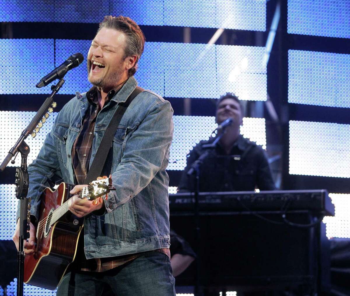 Shelton hits right notes again at RodeoHouston