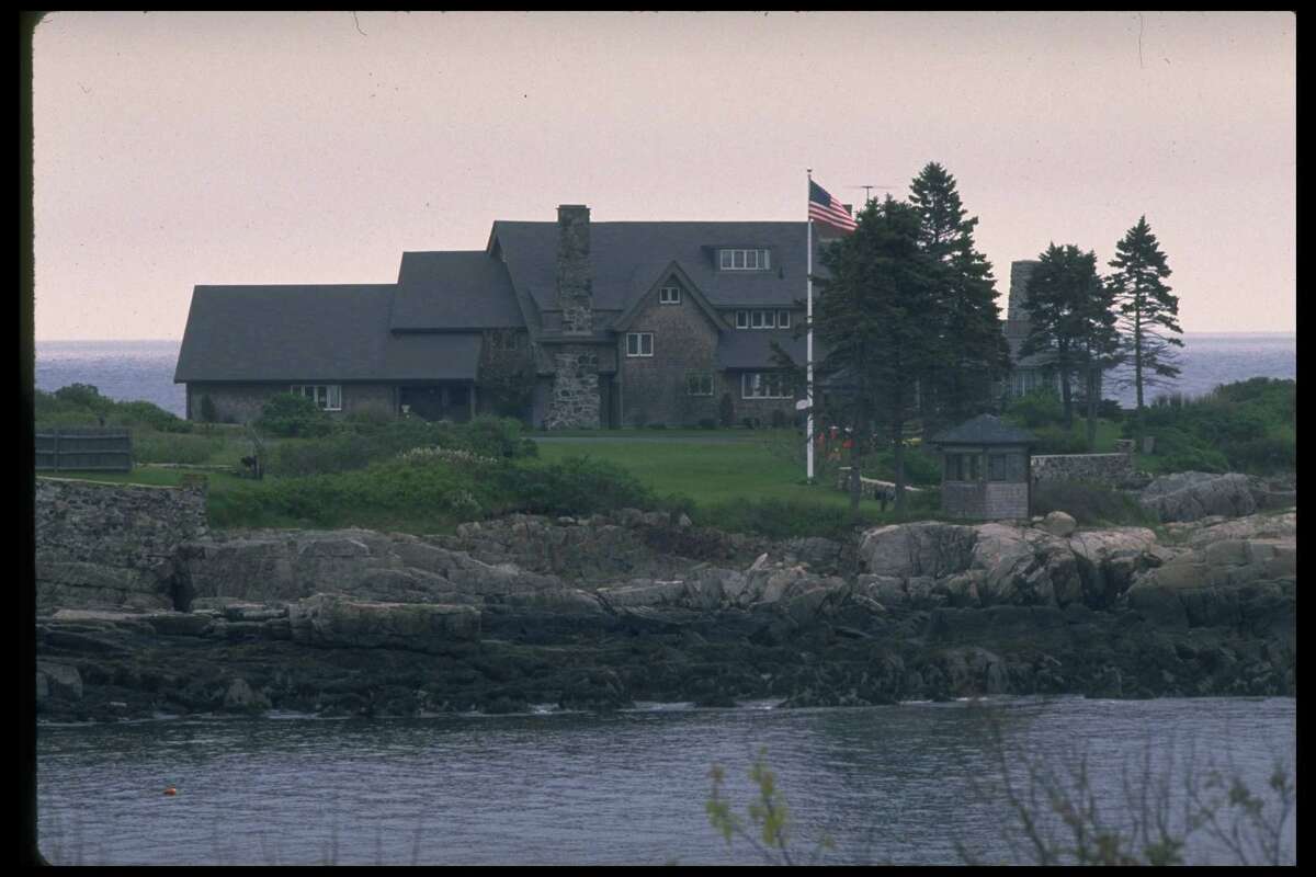 Hawaii's "Magnum, P.I." home sold to Obama's close friend