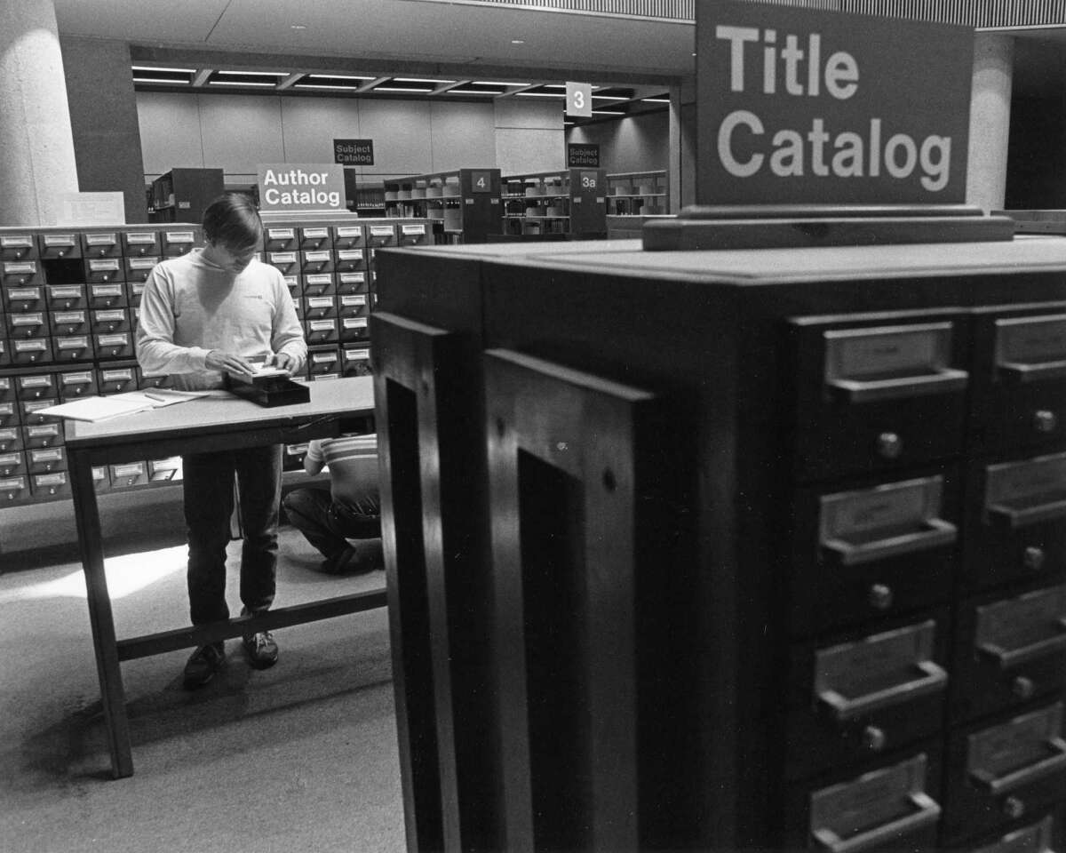 Old school photos of San Antonio college kids before student debt was a ...