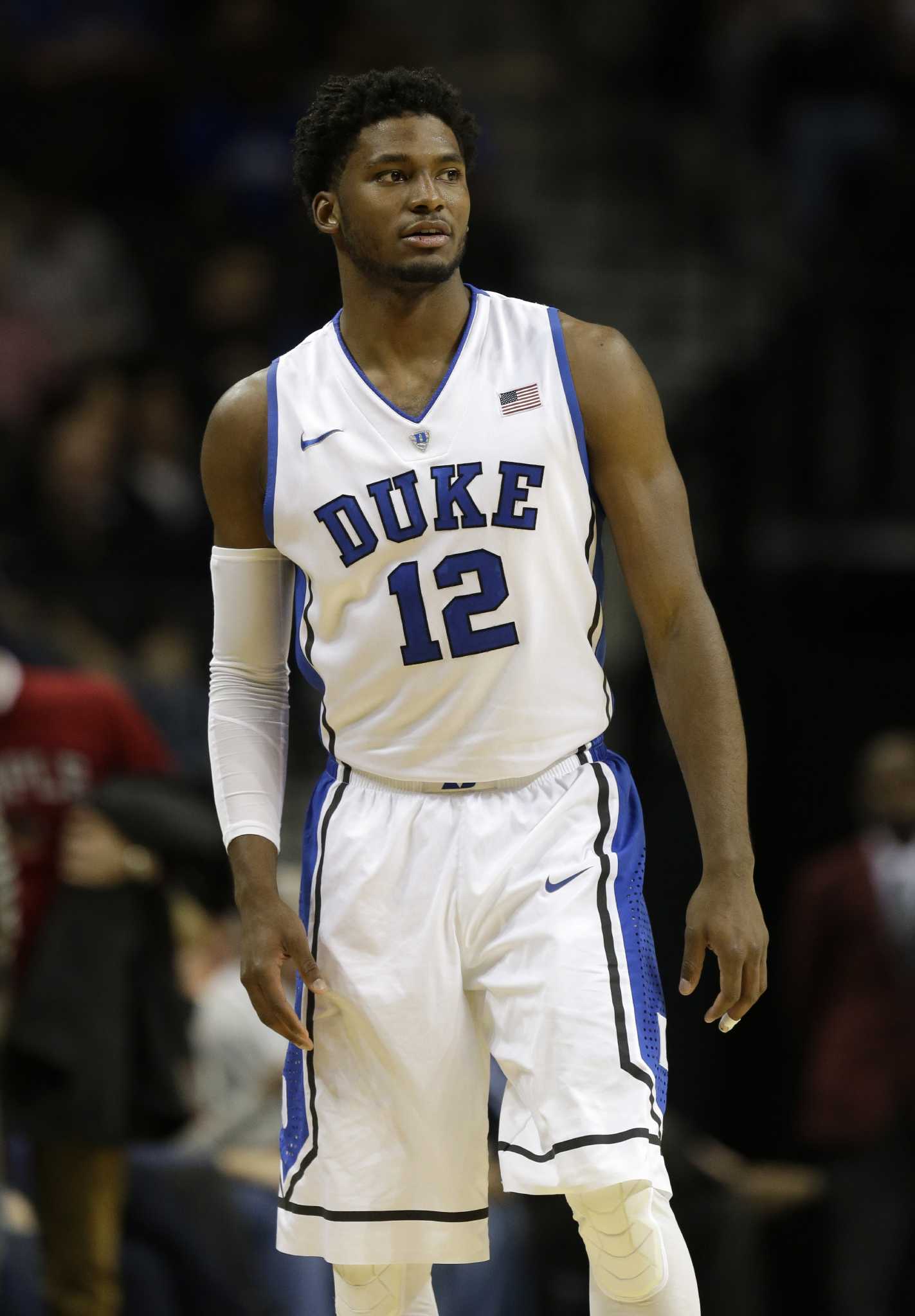 Winslow rises to occasion, just like his father