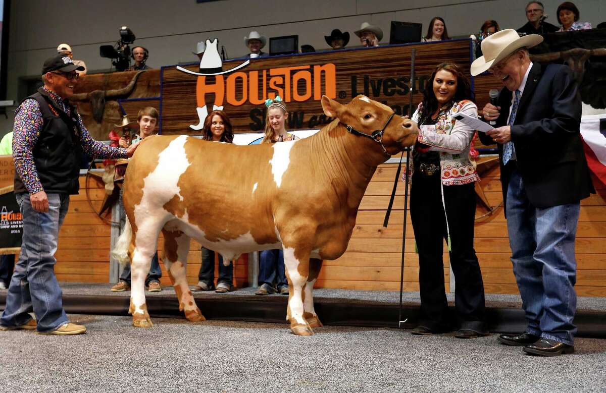 Top steers draw big bucks at Rodeo auction