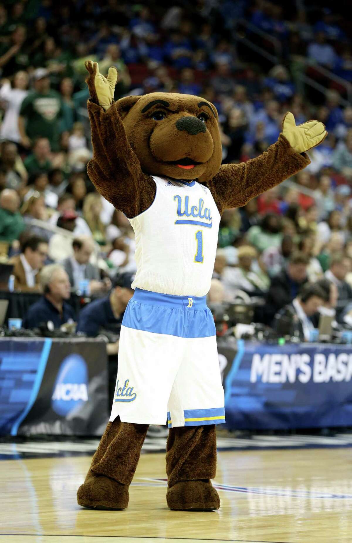 UCLA rides recent hot streak all the way to Sweet 16 at NRG Stadium