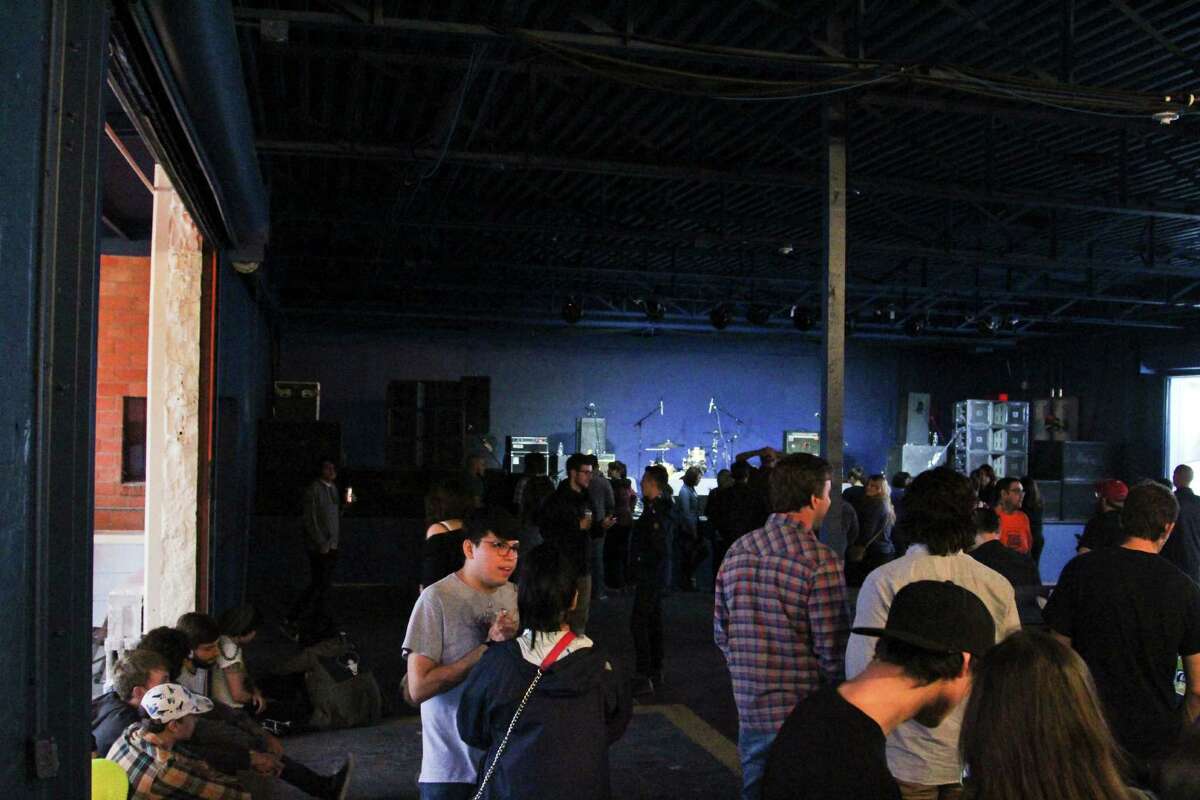 Paper Tiger opening attracts droves of music fans