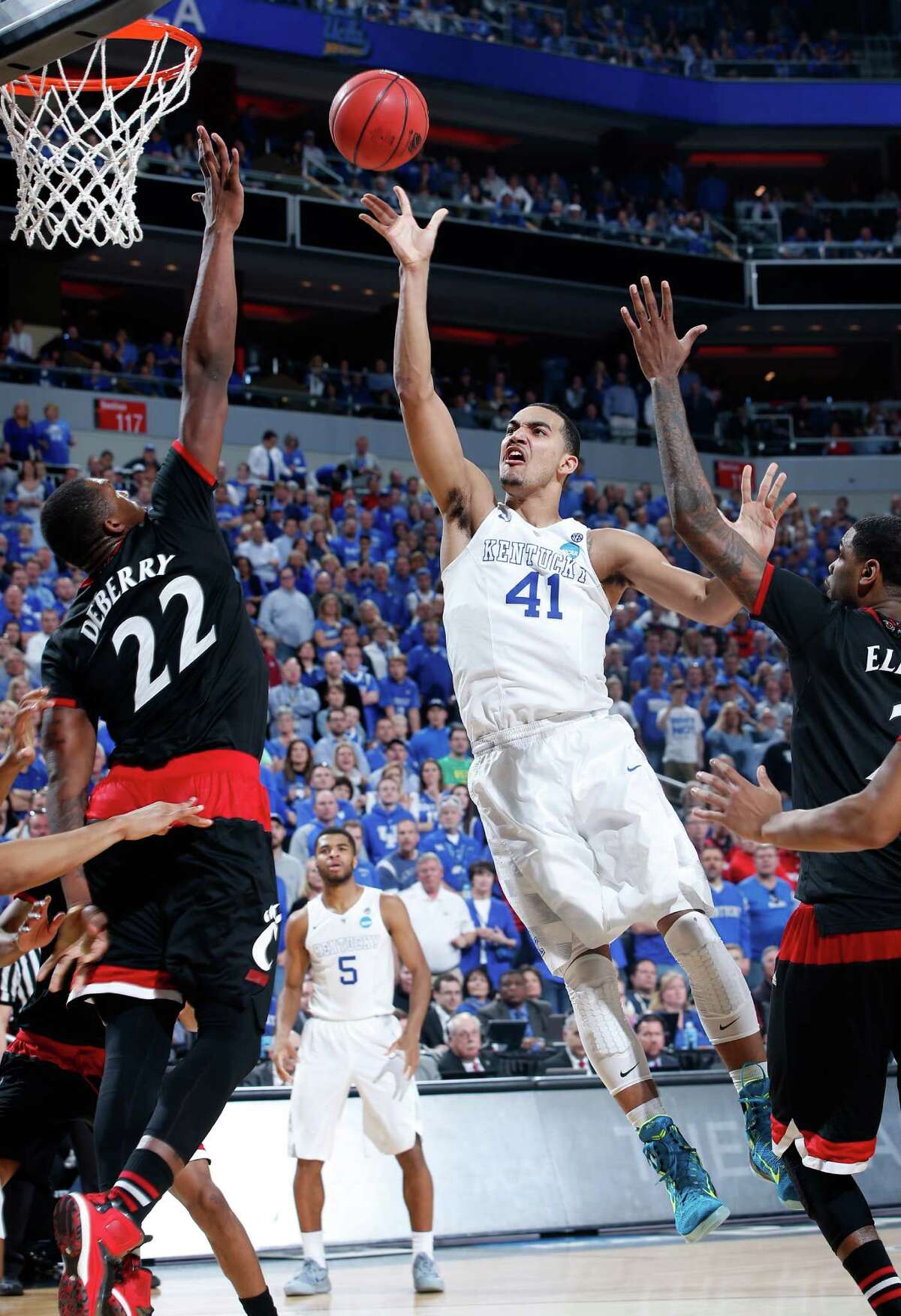 Kentucky is first to go 36-0