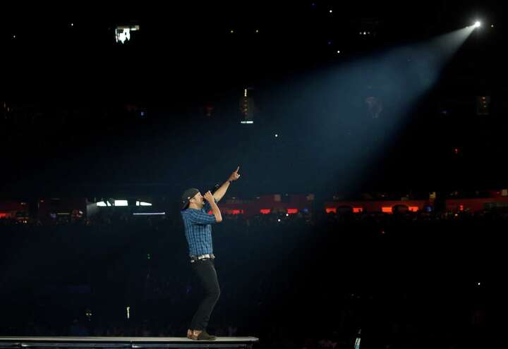 Final act: Luke Bryan sends RodeoHouston off in style