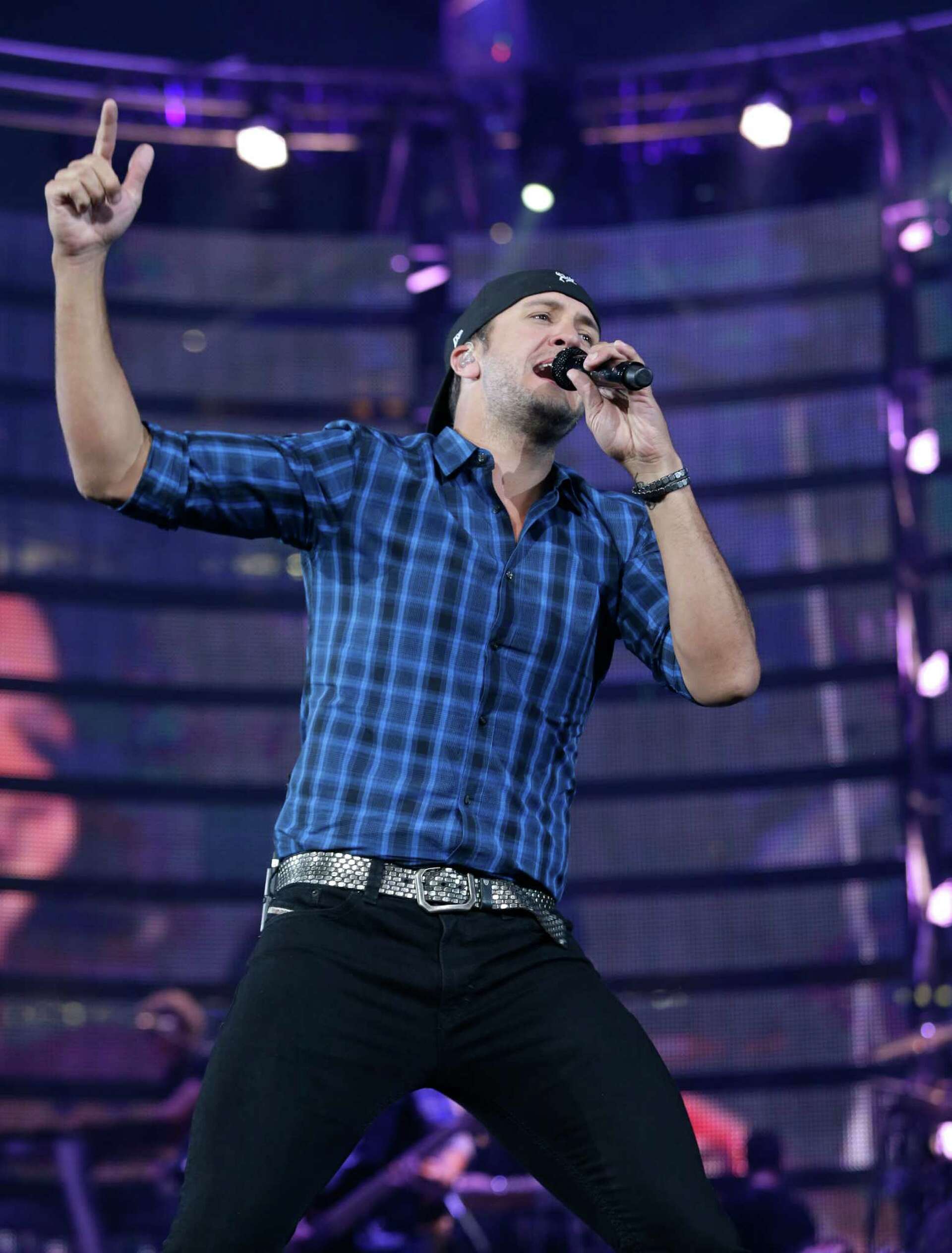 Final act: Luke Bryan sends RodeoHouston off in style