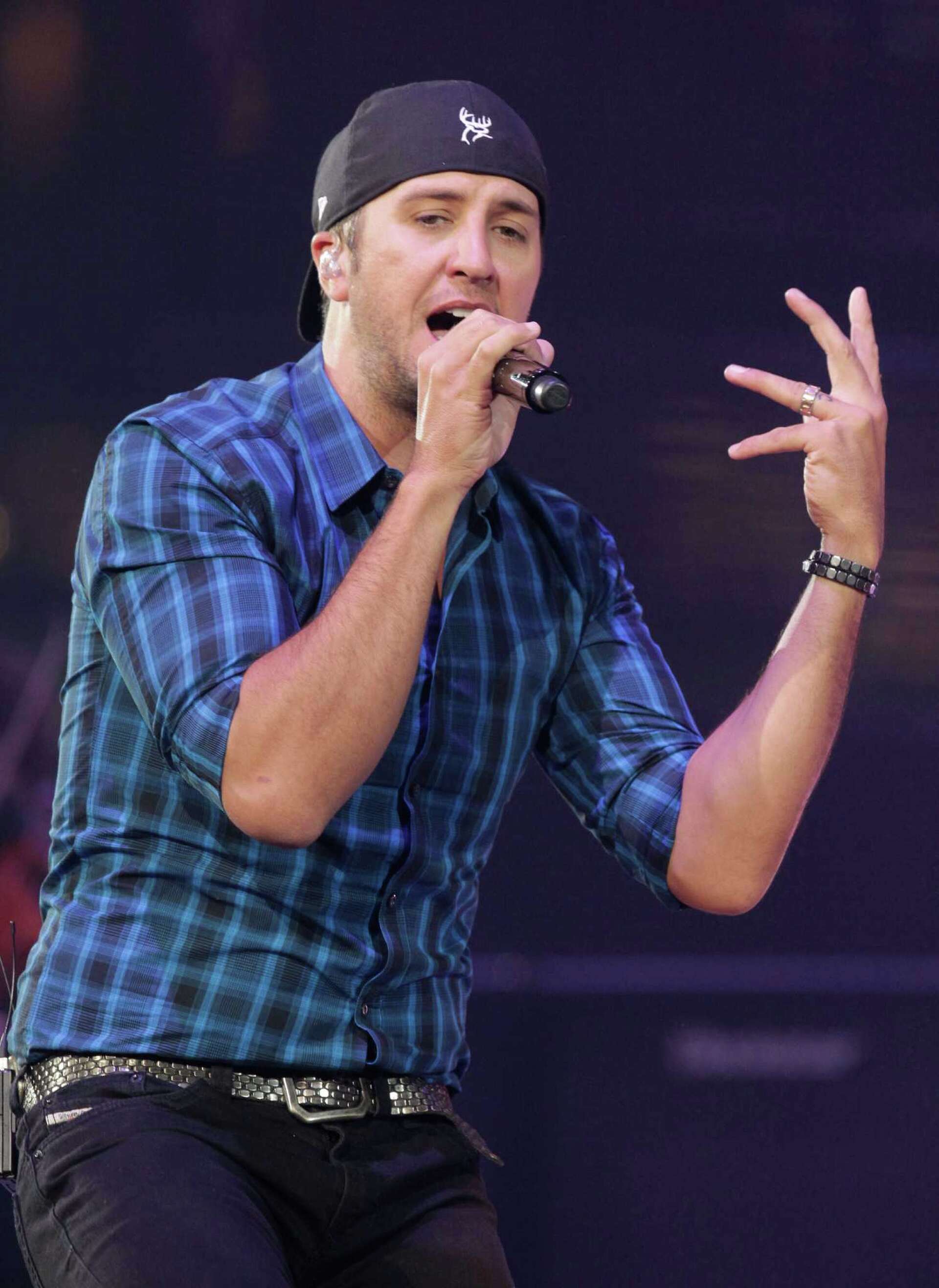 Final act: Luke Bryan sends RodeoHouston off in style