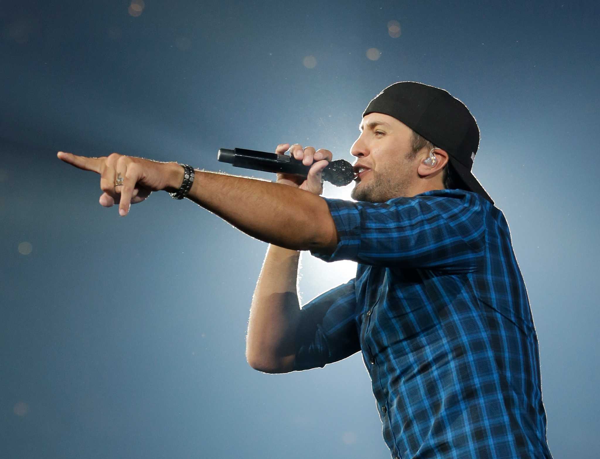 Final act: Luke Bryan sends RodeoHouston off in style