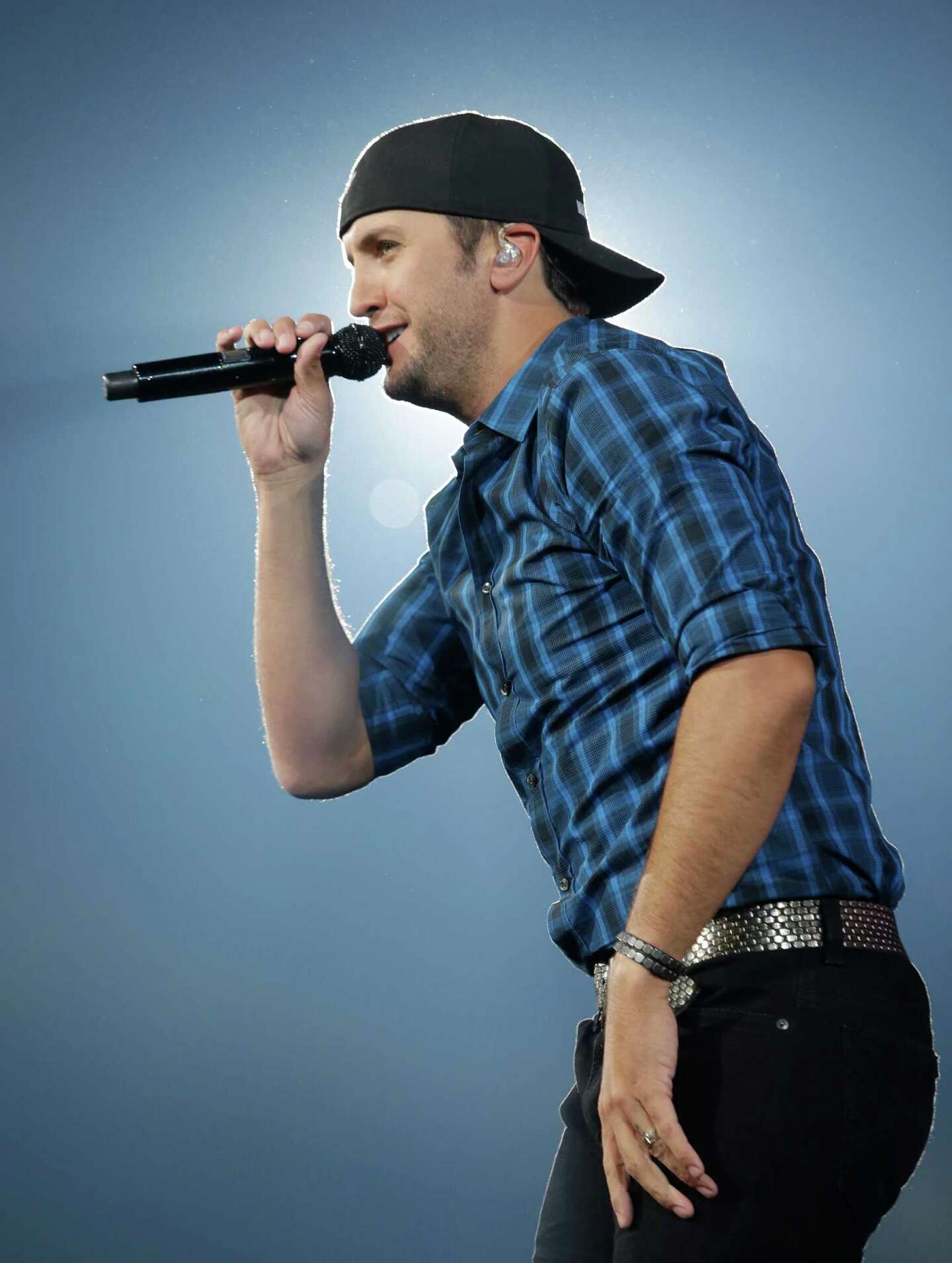 Final act: Luke Bryan sends RodeoHouston off in style