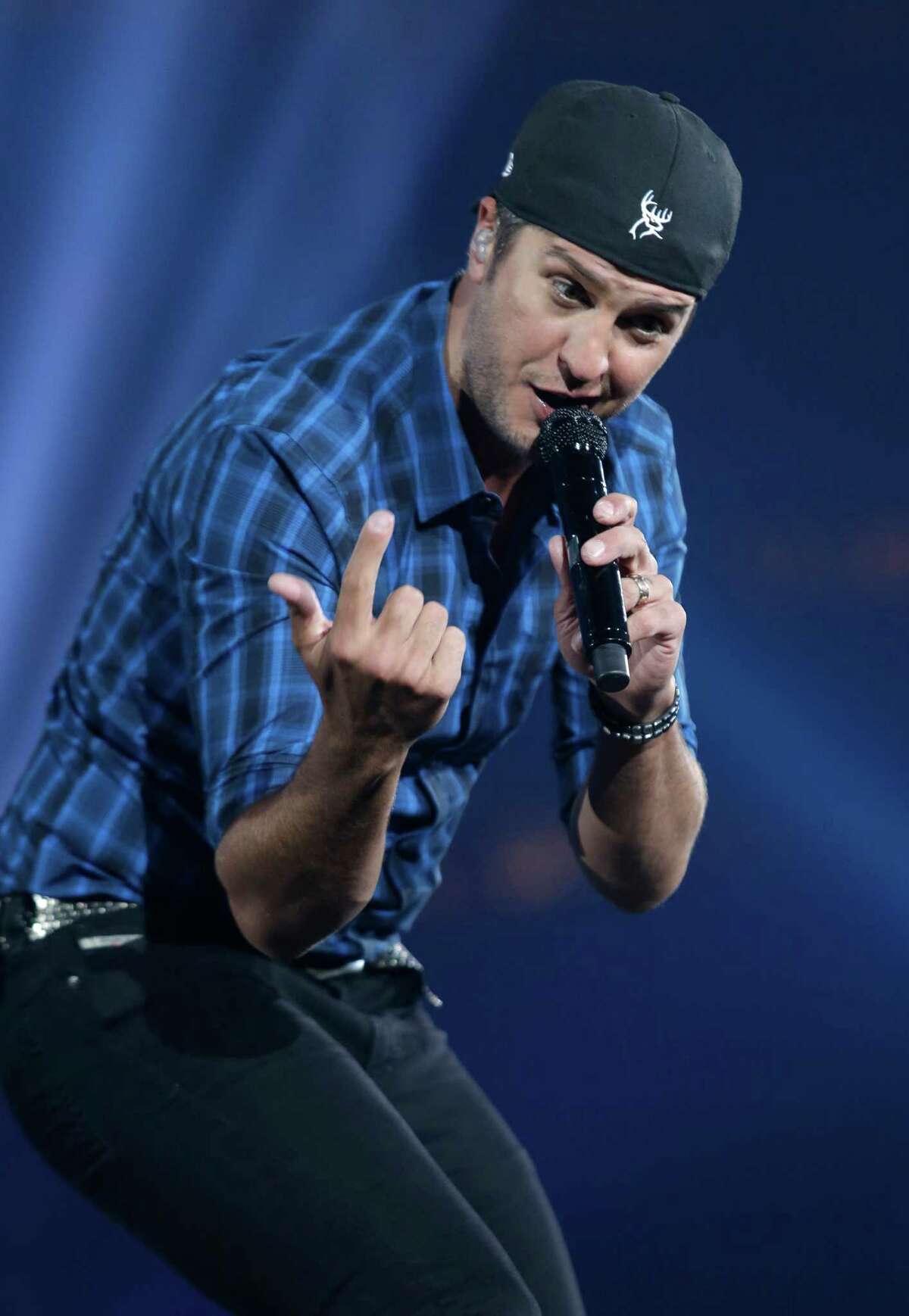 Final act: Luke Bryan sends RodeoHouston off in style