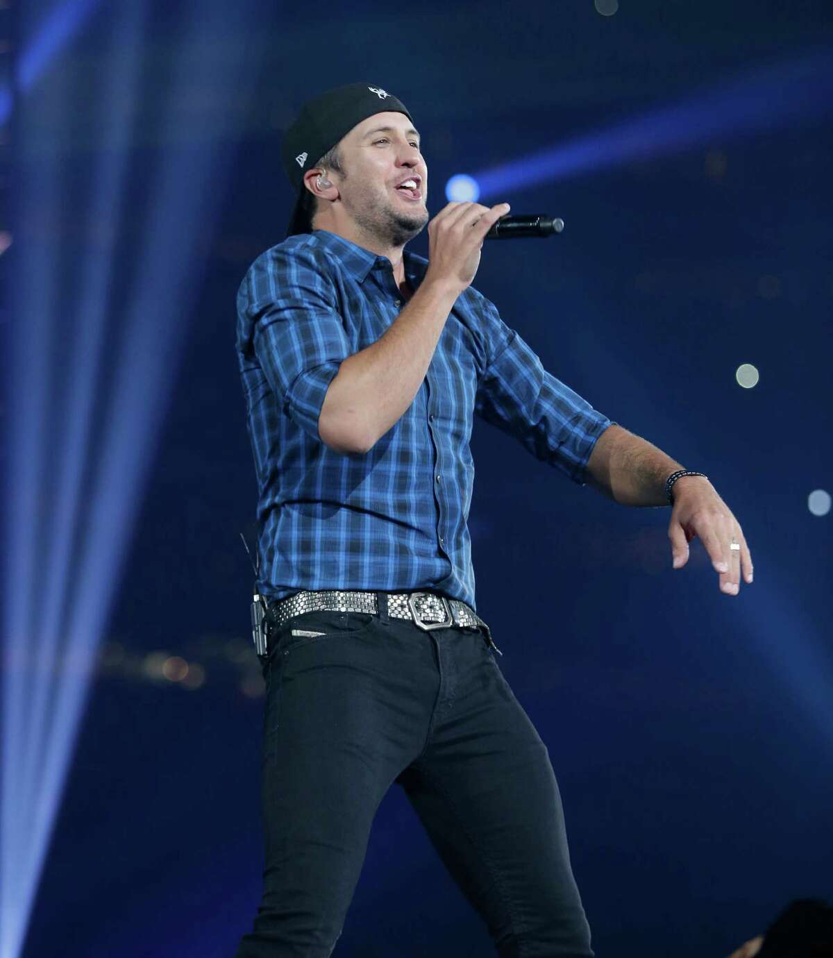 Final act: Luke Bryan sends RodeoHouston off in style