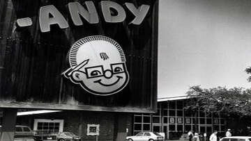Before H-E-B, San Antonio shopped at Handy Andy