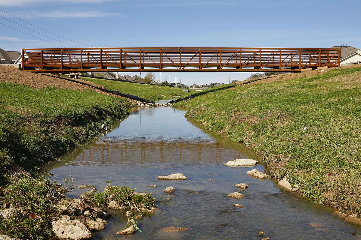 Willow Fork focuses on park project after student footbridges completed