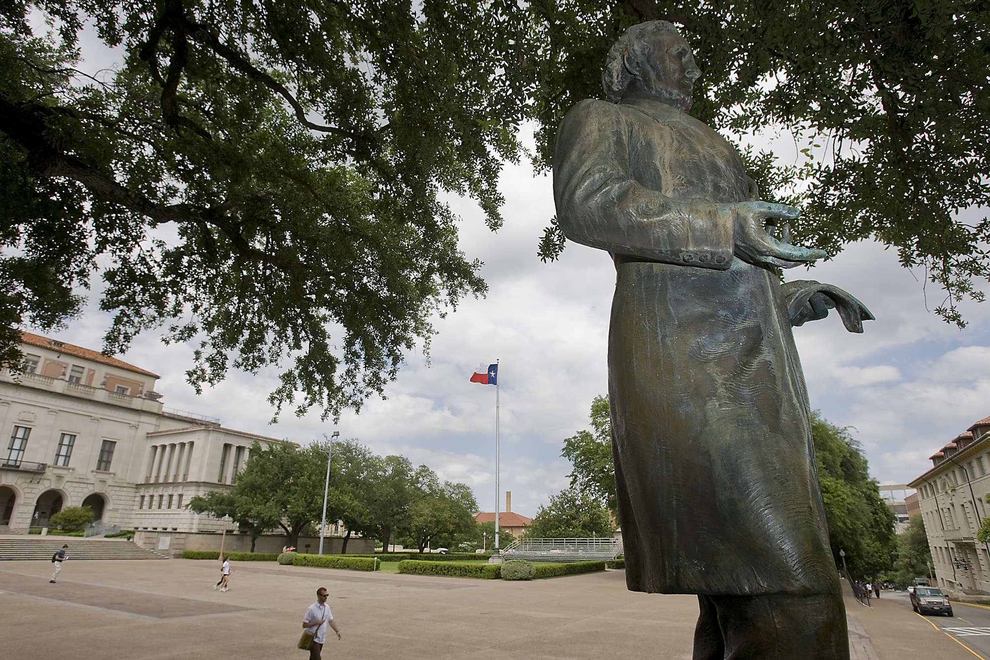 University of Texas student government votes to remove Jefferson Davis ...