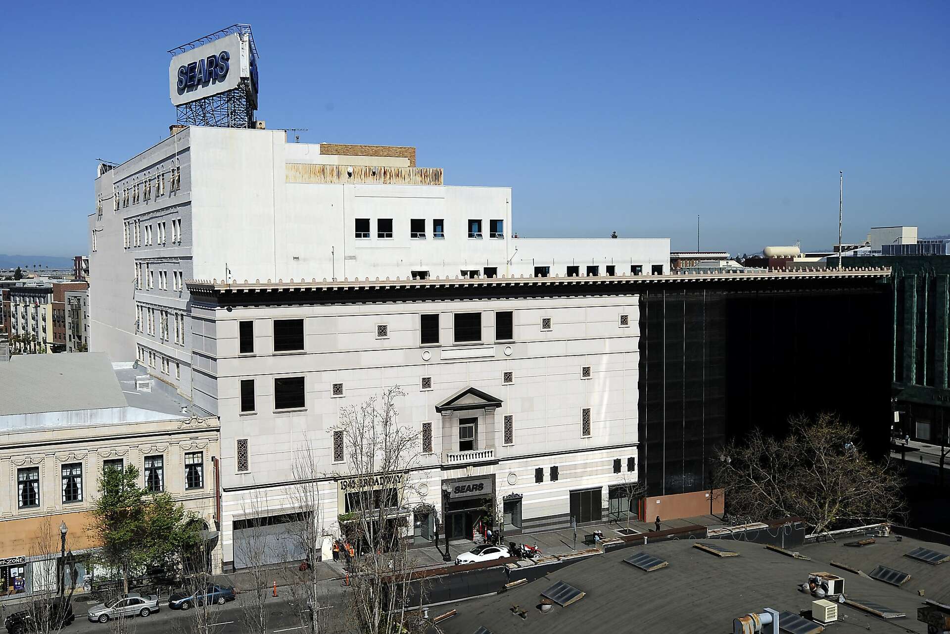 1 building symbolizes Oakland’s transformation
