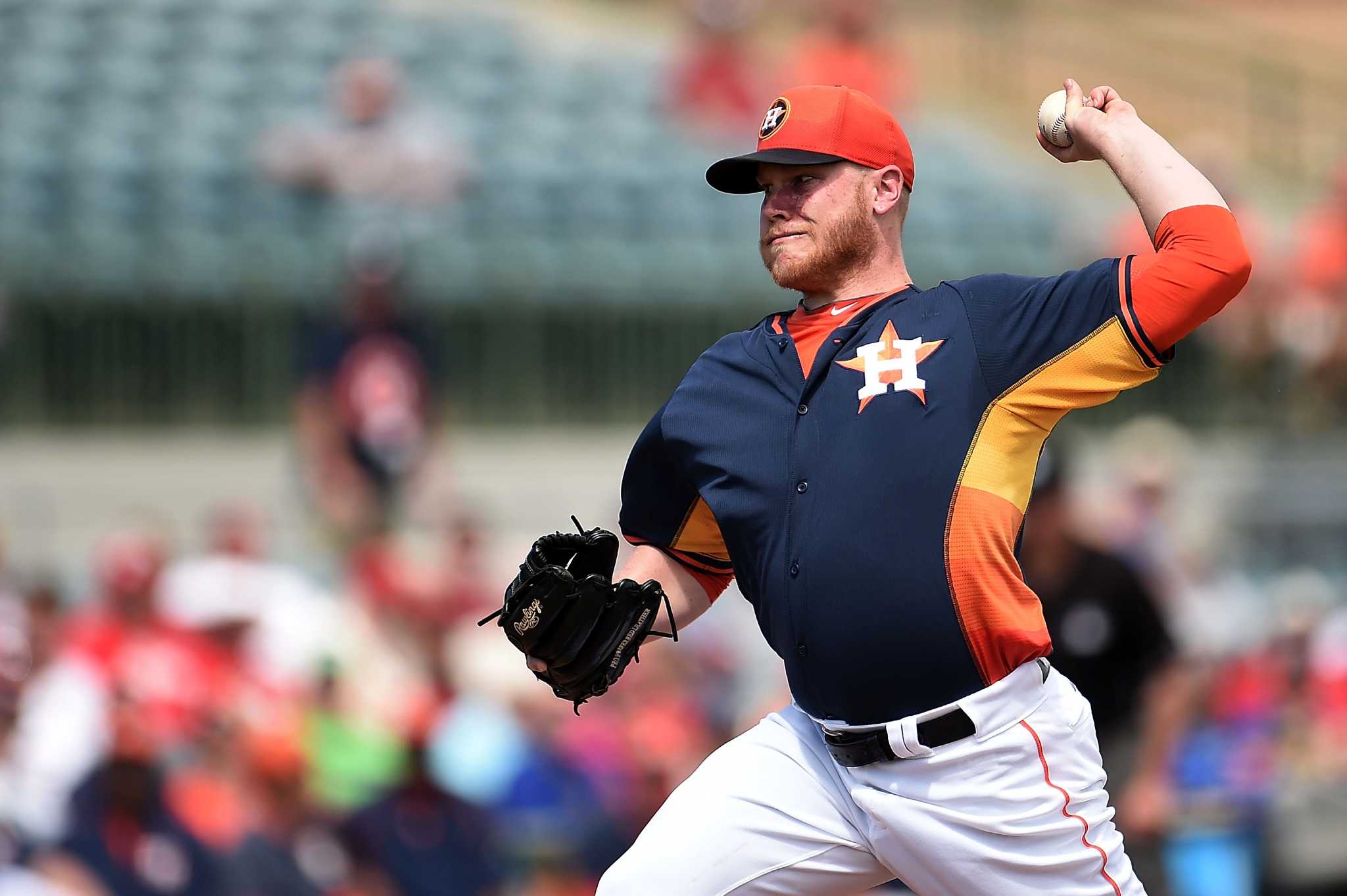 Astros report: First baseman Johnson dealt to Reds