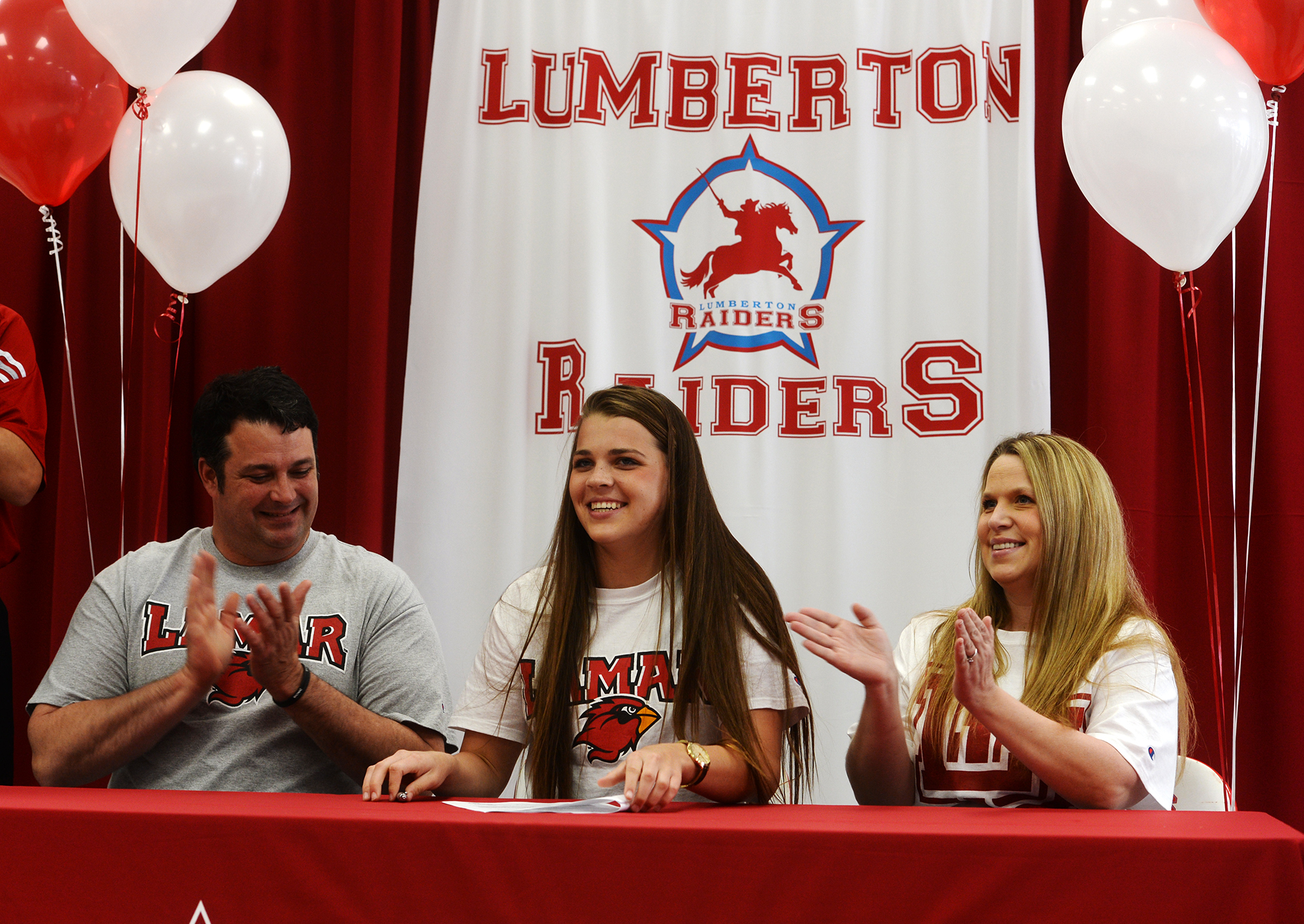 Lumberton's Glover signs letter of intent with Lamar