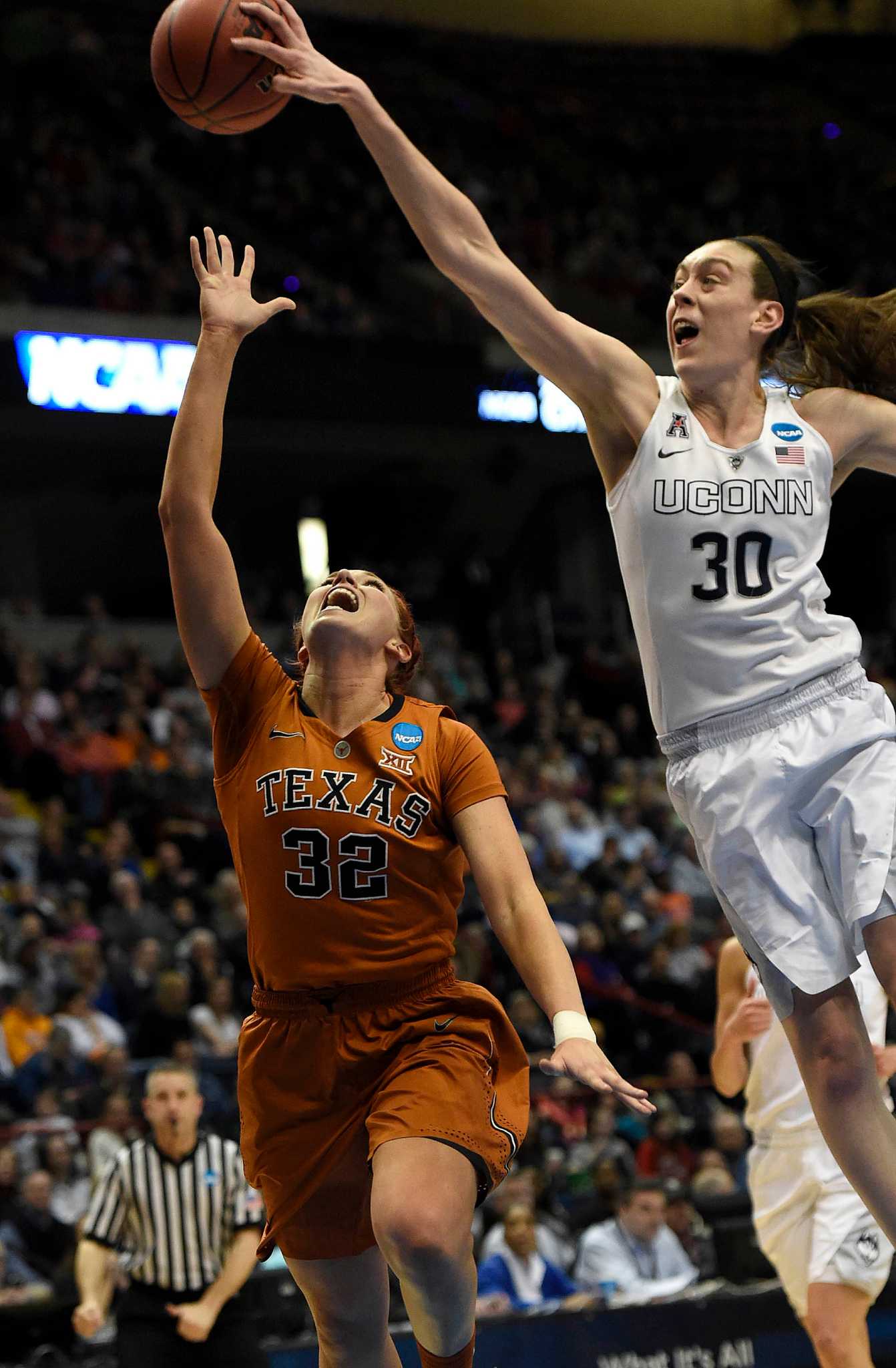 UT women collapse against UConn