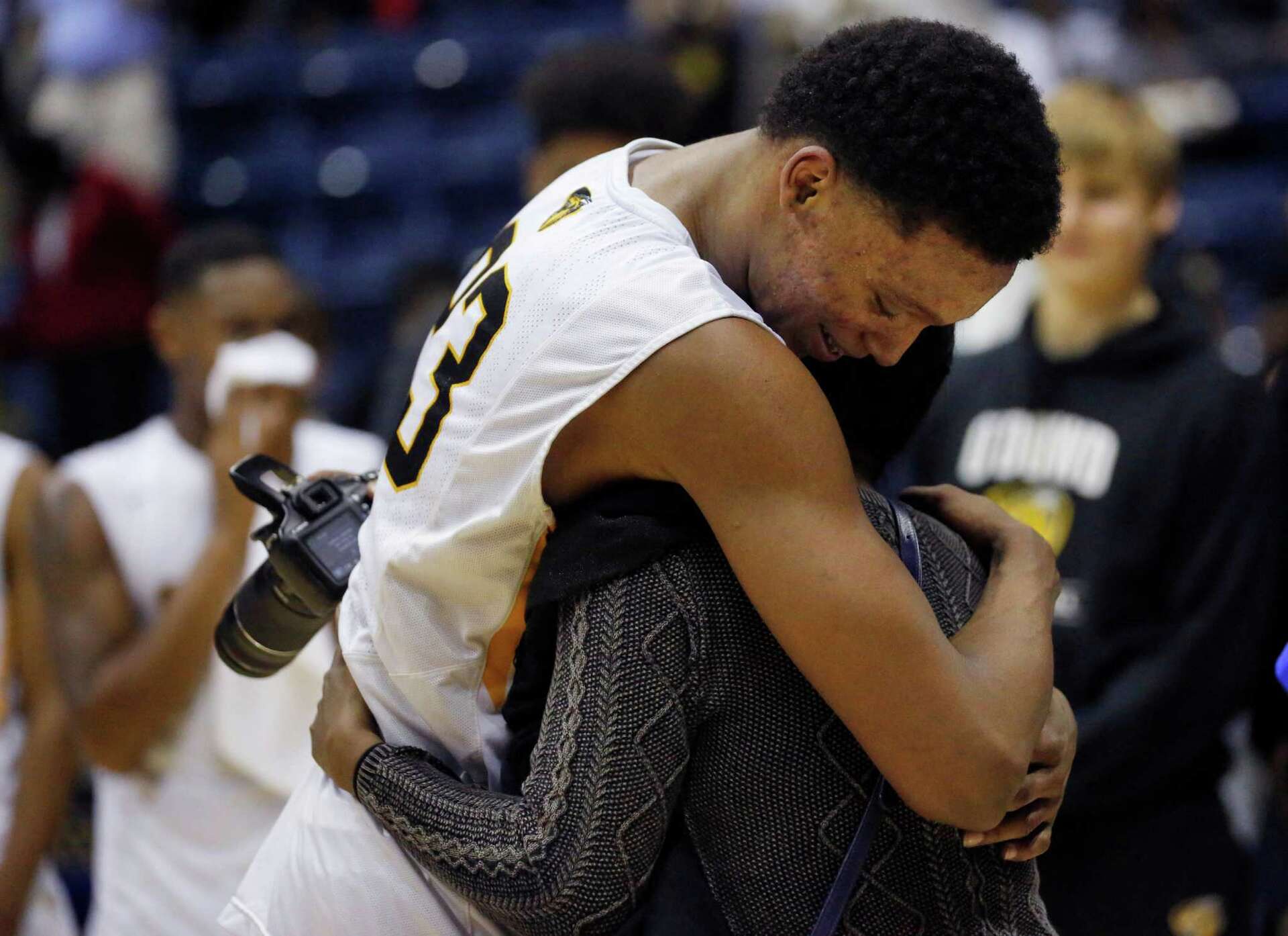 Ivan Rabb chooses to play for Cal