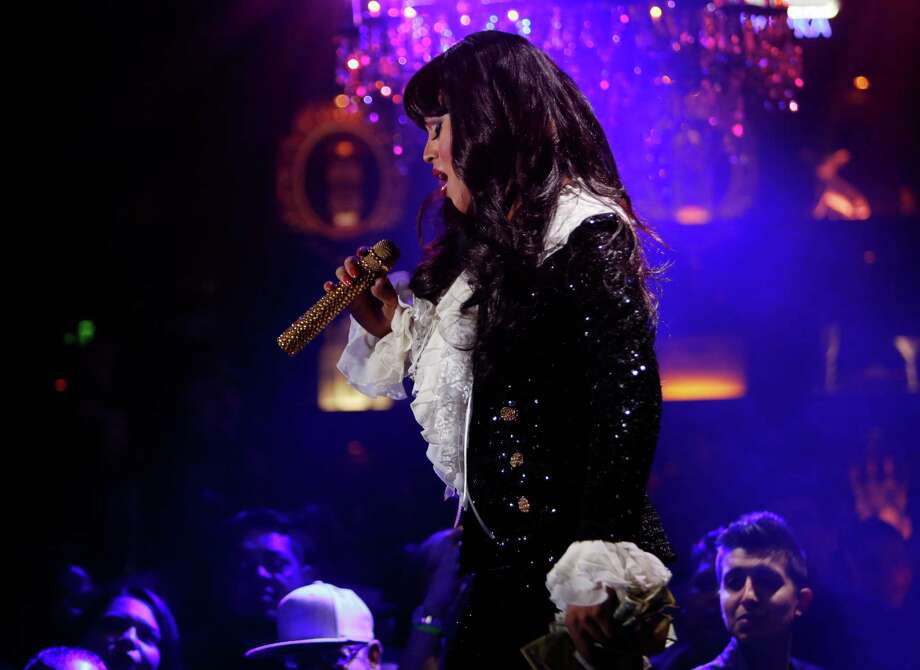 Selena tribute draws big crowd at F Bar Houston - Houston Chronicle