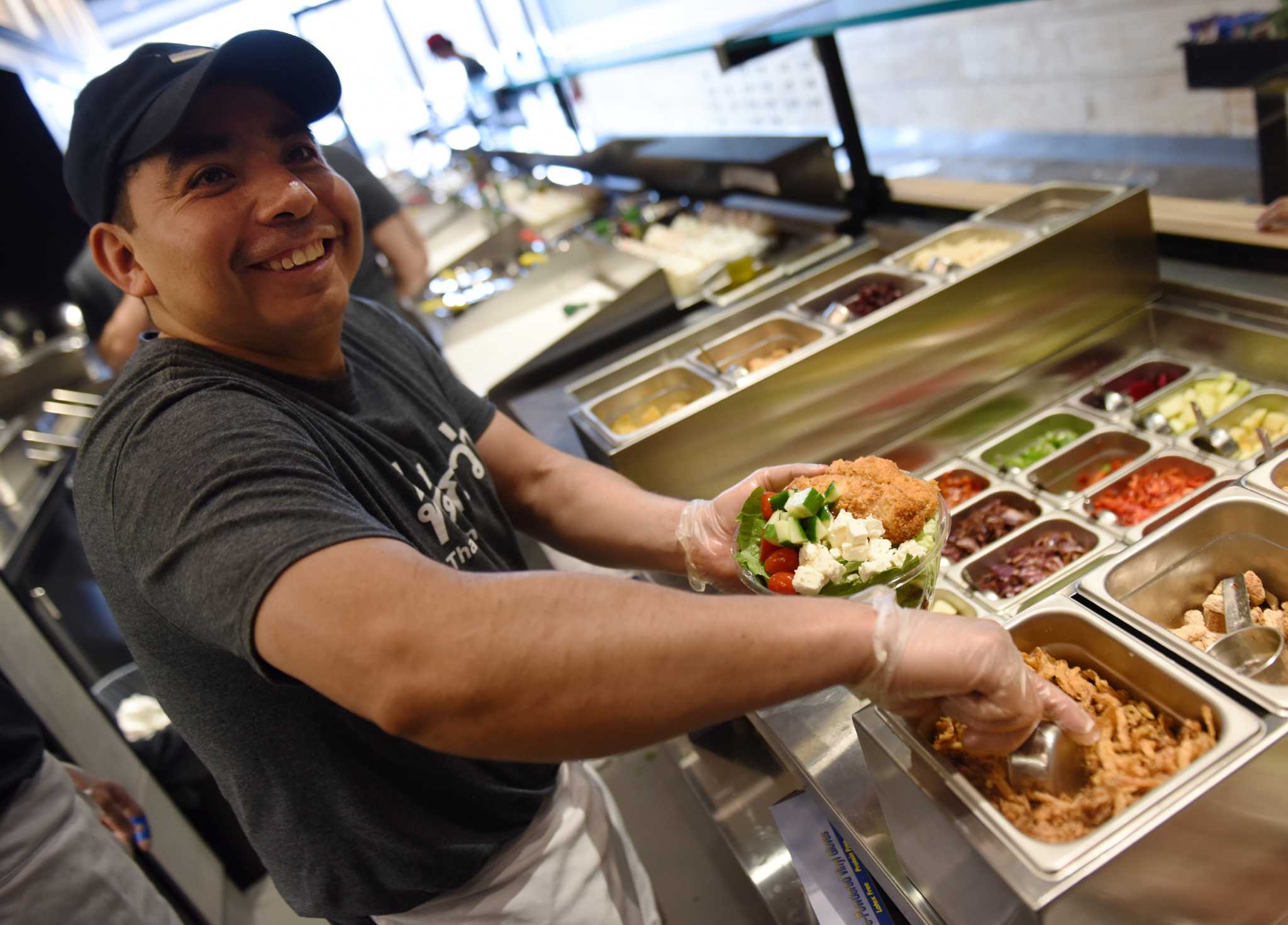 Chop't salads opens in Riverside