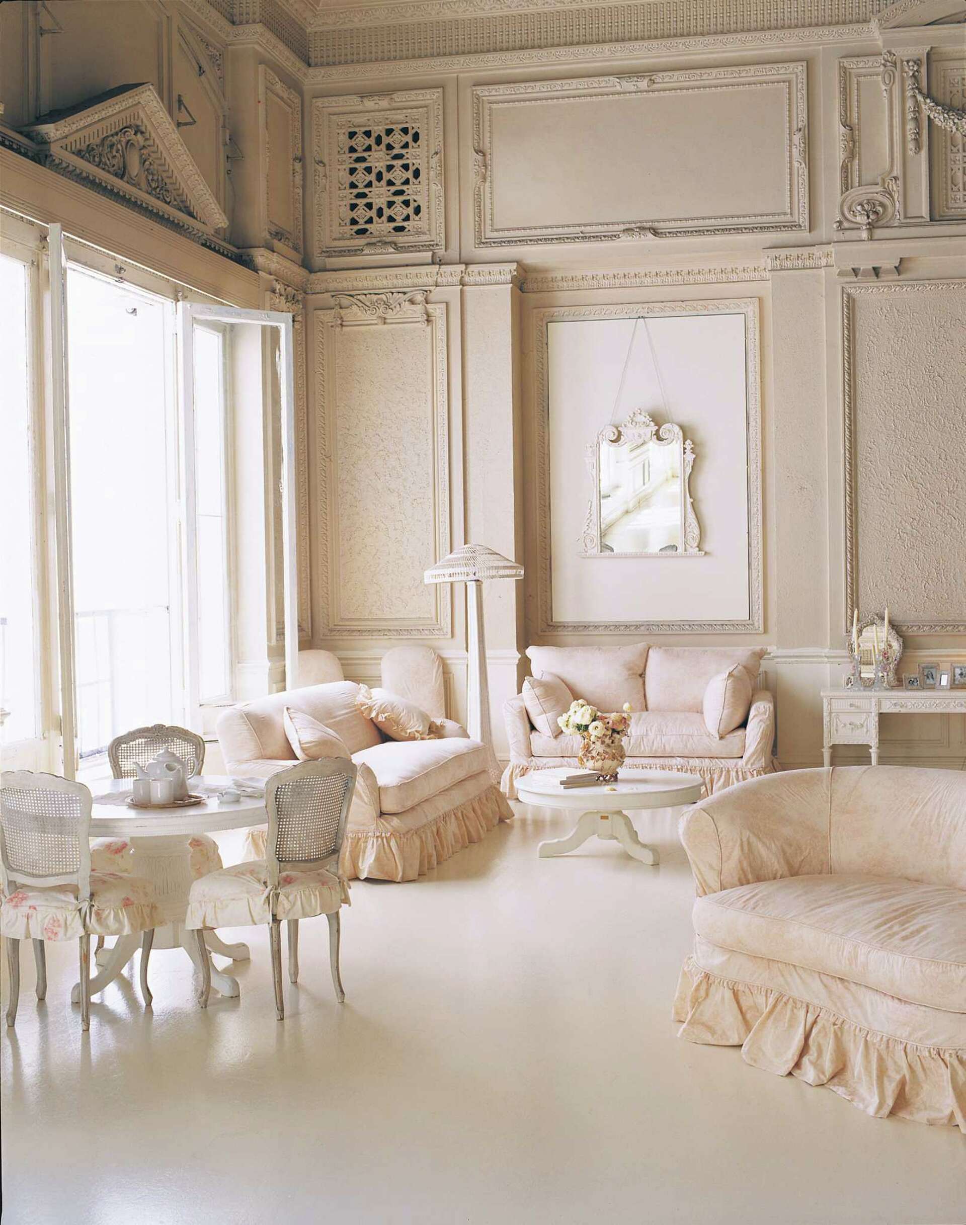 Shabby Chic designer finds a new home at Round Top antiques fair