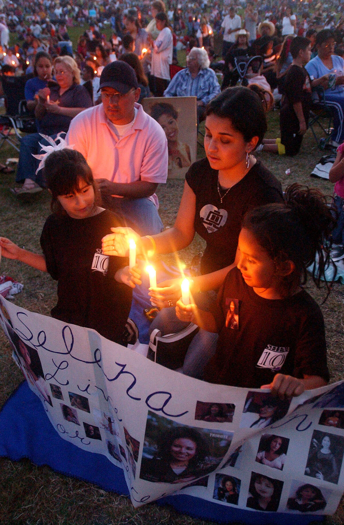 Thousands of San Antonio fans mourning Selena