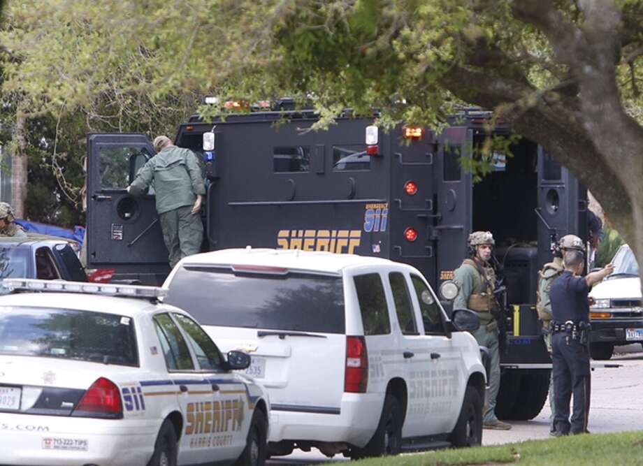 SWAT scene in Katy area - Houston Chronicle