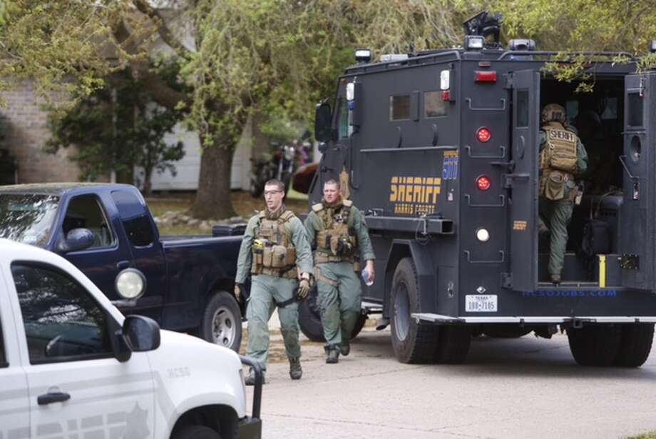 SWAT scene in Katy area - Houston Chronicle
