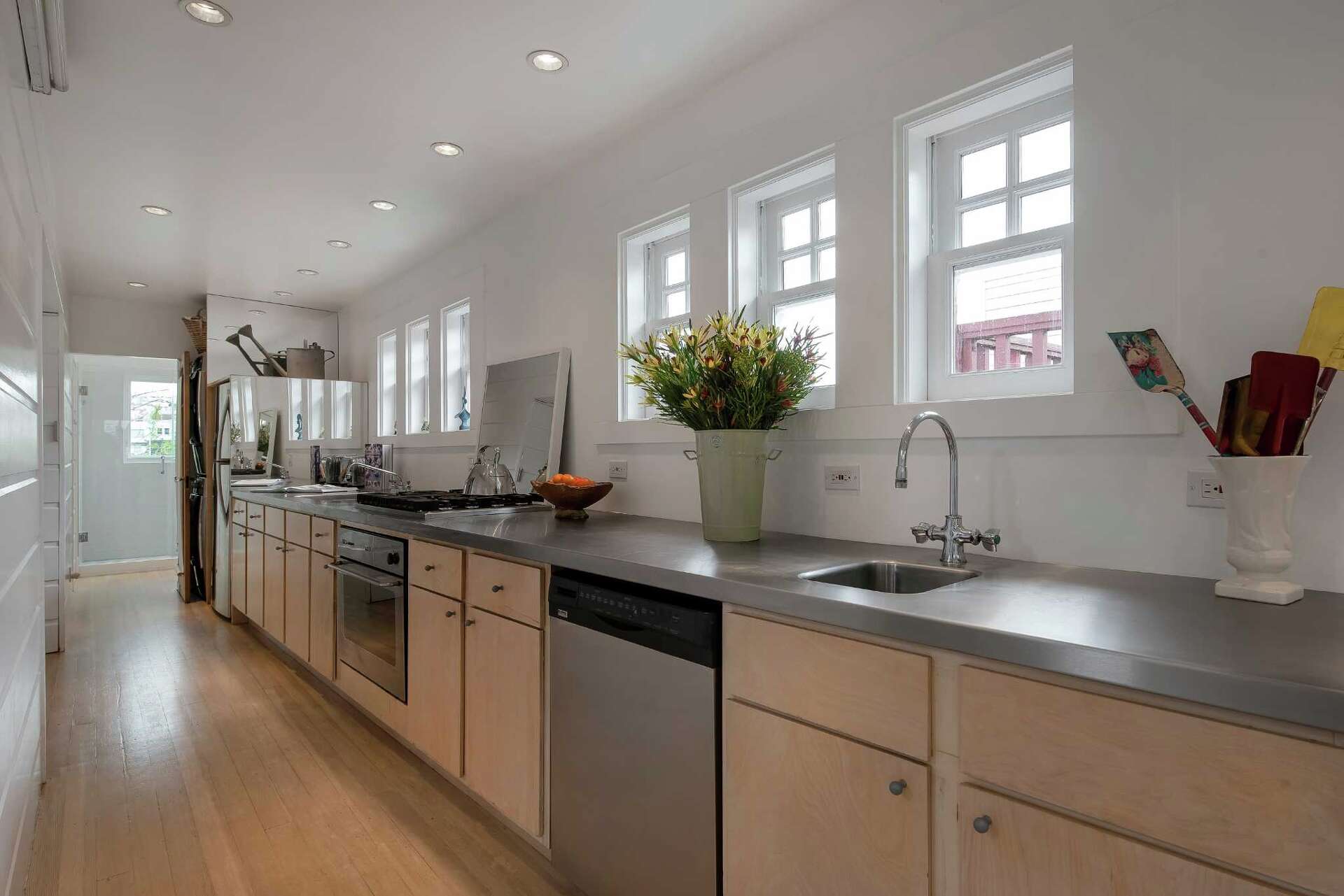 Double-height dining room highlights Excelsior cottage