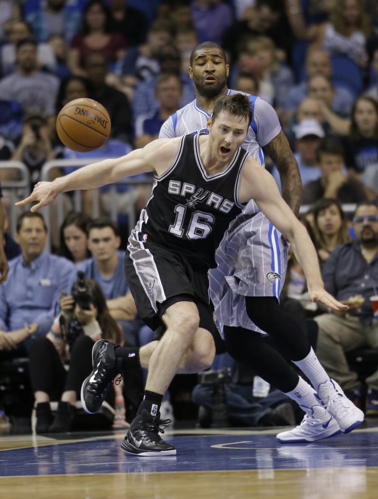Bench pummels Magic as Spurs clinch playoffs