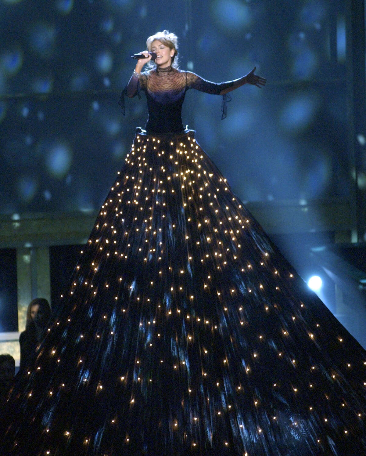 Thalía's love of color and fashion show in new clothing line