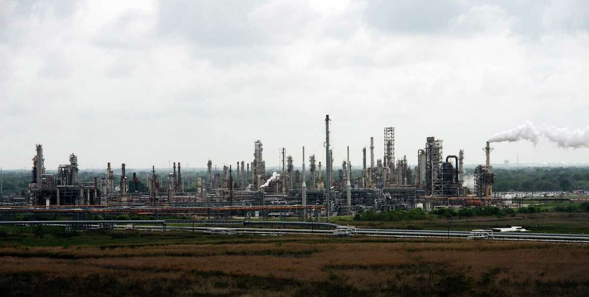 Total could build $1.7B Port Arthur plant