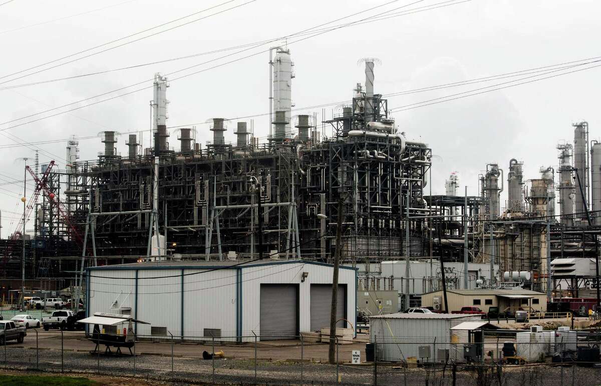 Total could build $1.7B Port Arthur plant