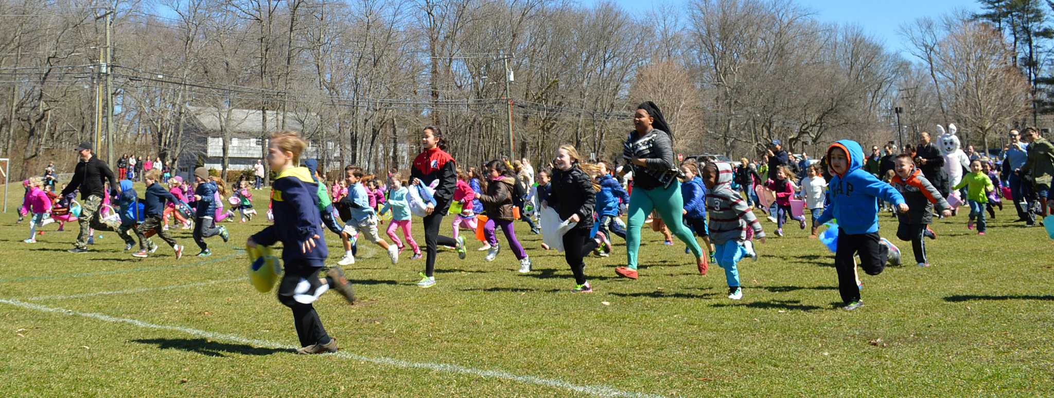 Kids scramble for Easter quarry at 64th Greens Farms hunt