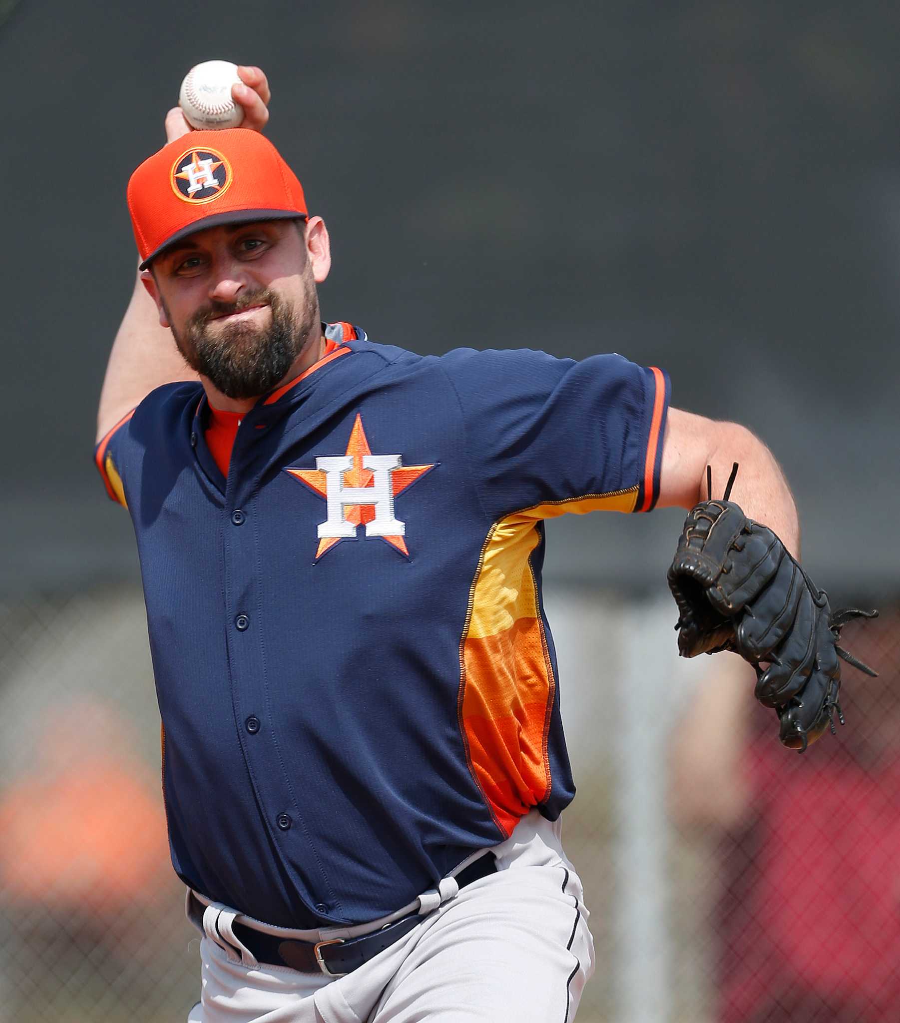 Neshek: Change to sidearm delivers major league career