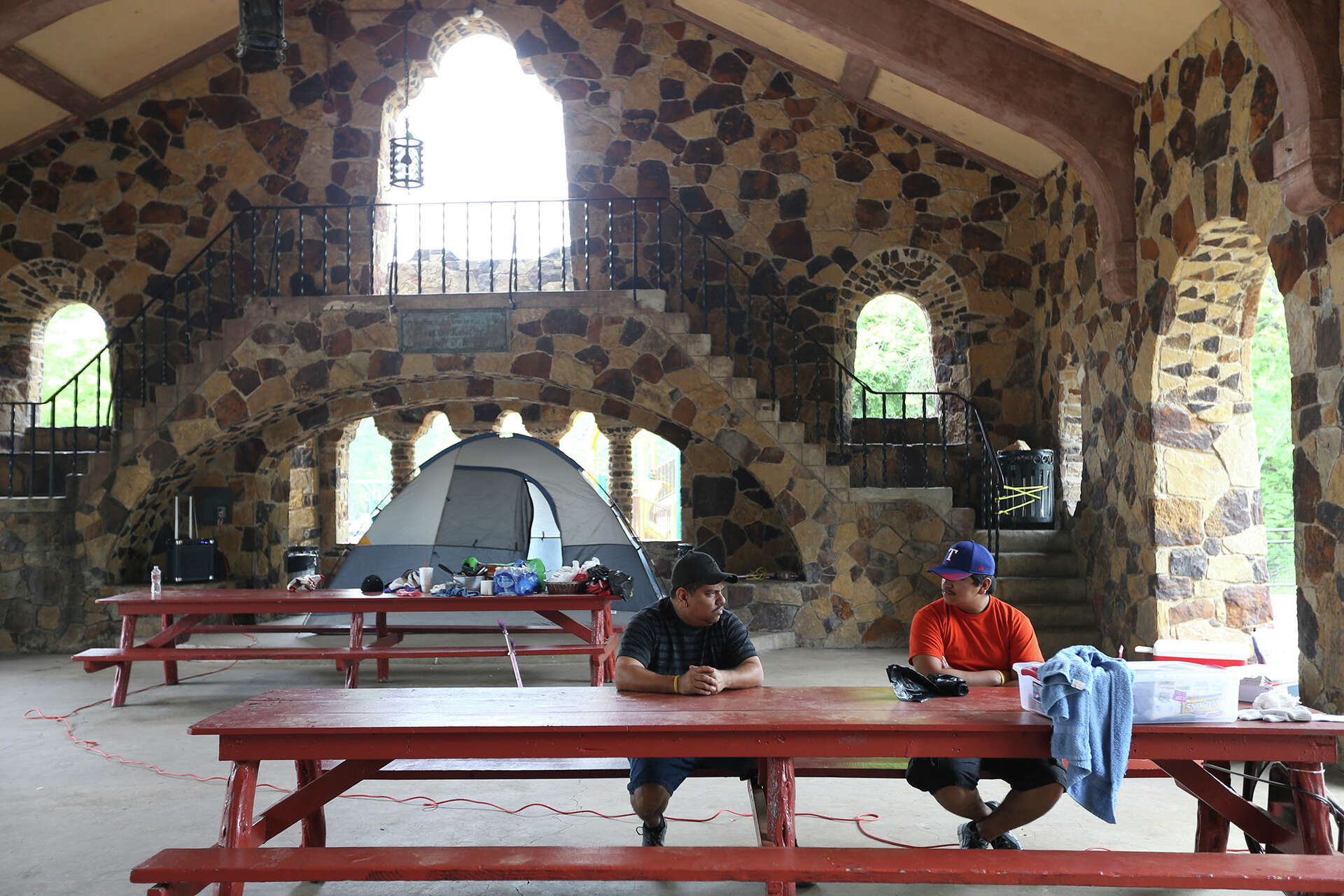 San Antonio families carry on Easter tradition at parks