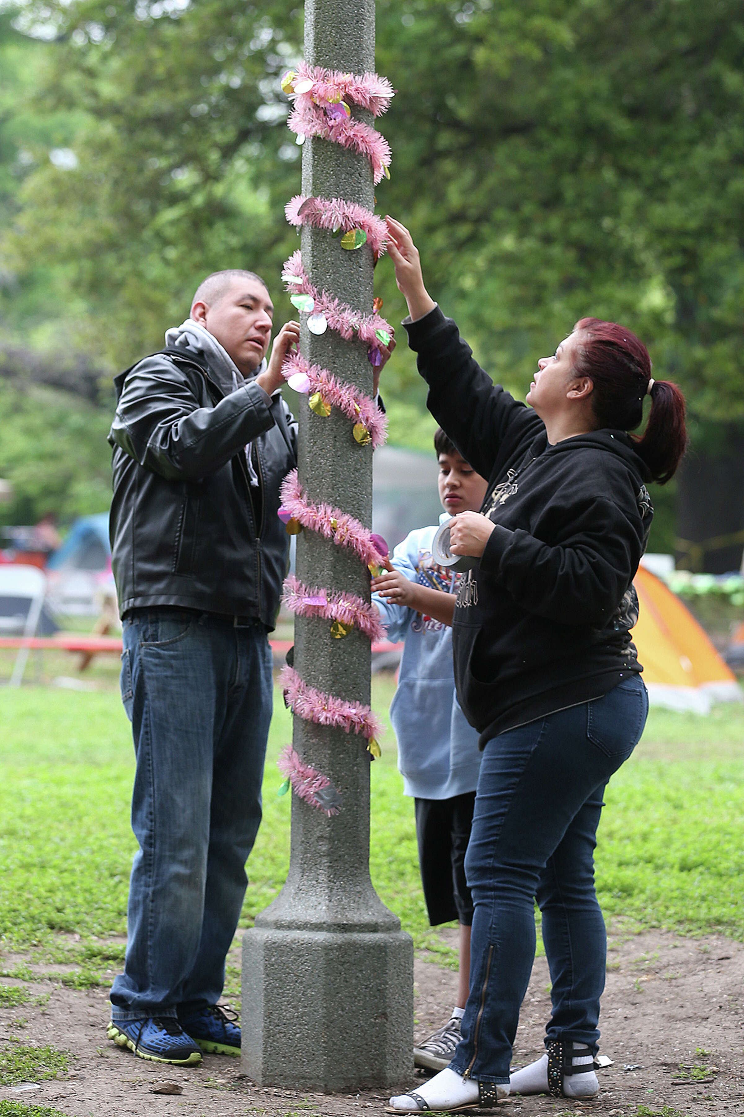 San Antonio families carry on Easter tradition at parks