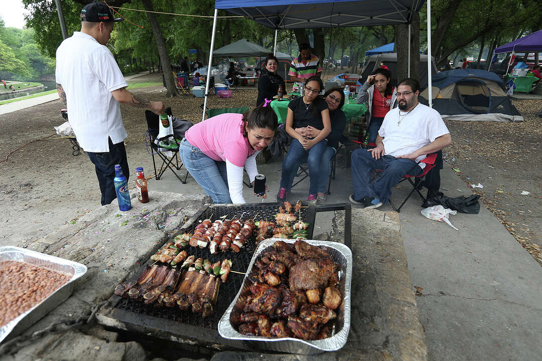 San Antonio families carry on Easter tradition at parks