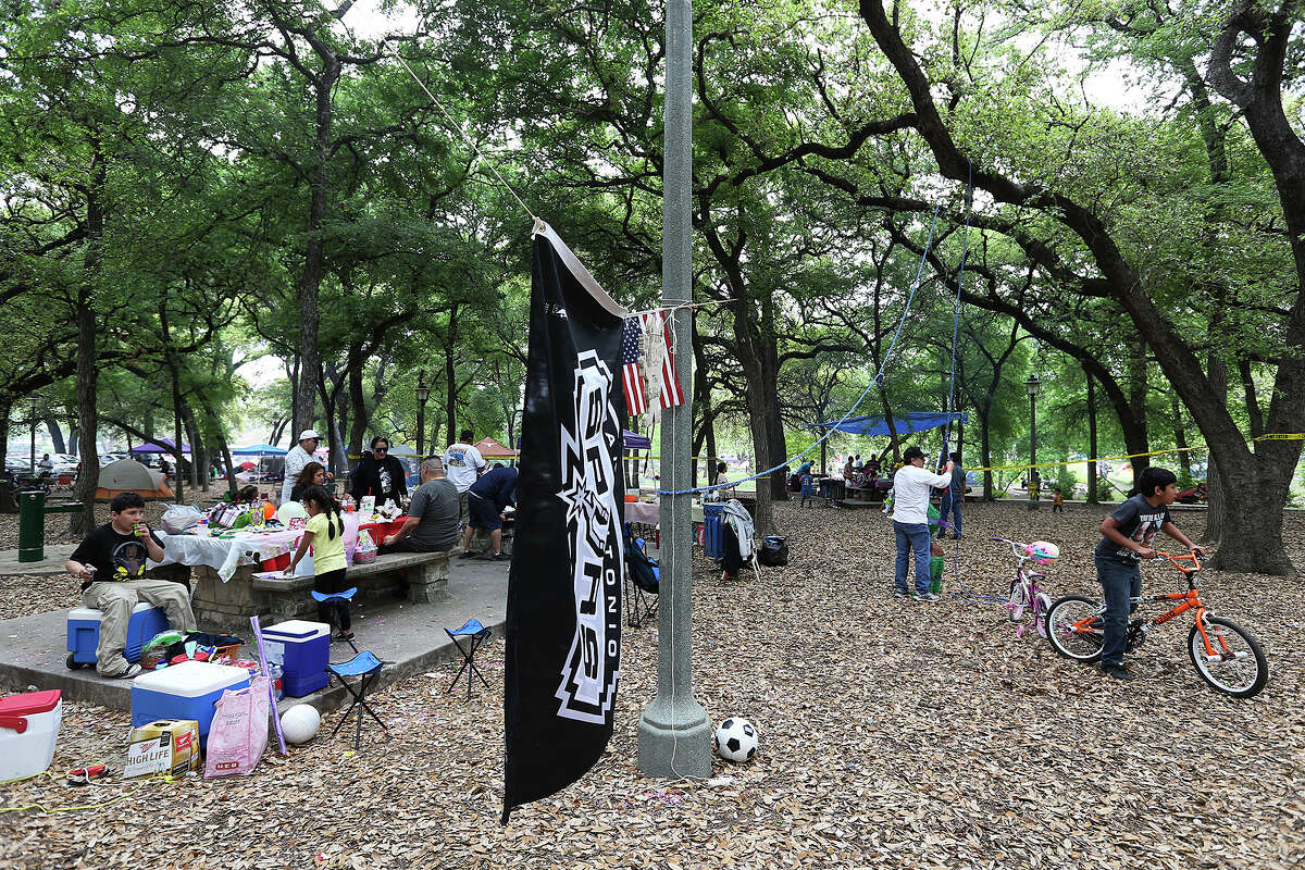 San Antonio families carry on Easter tradition at parks
