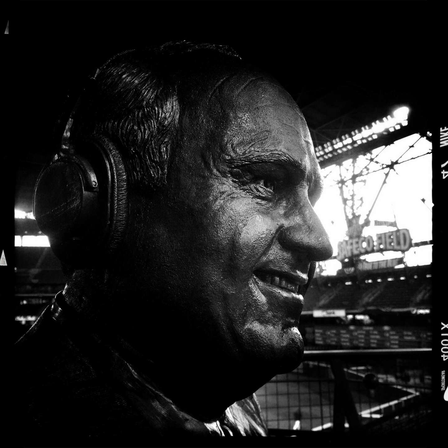 'Neil's face lit up': Marilyn Niehaus shares story of meeting Armstrong ...