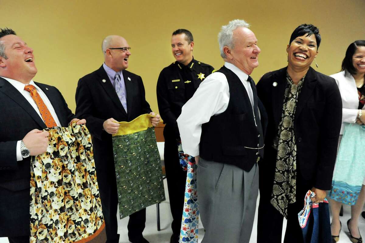 Altamont quilters add to 1 million national goal of Pillow Project