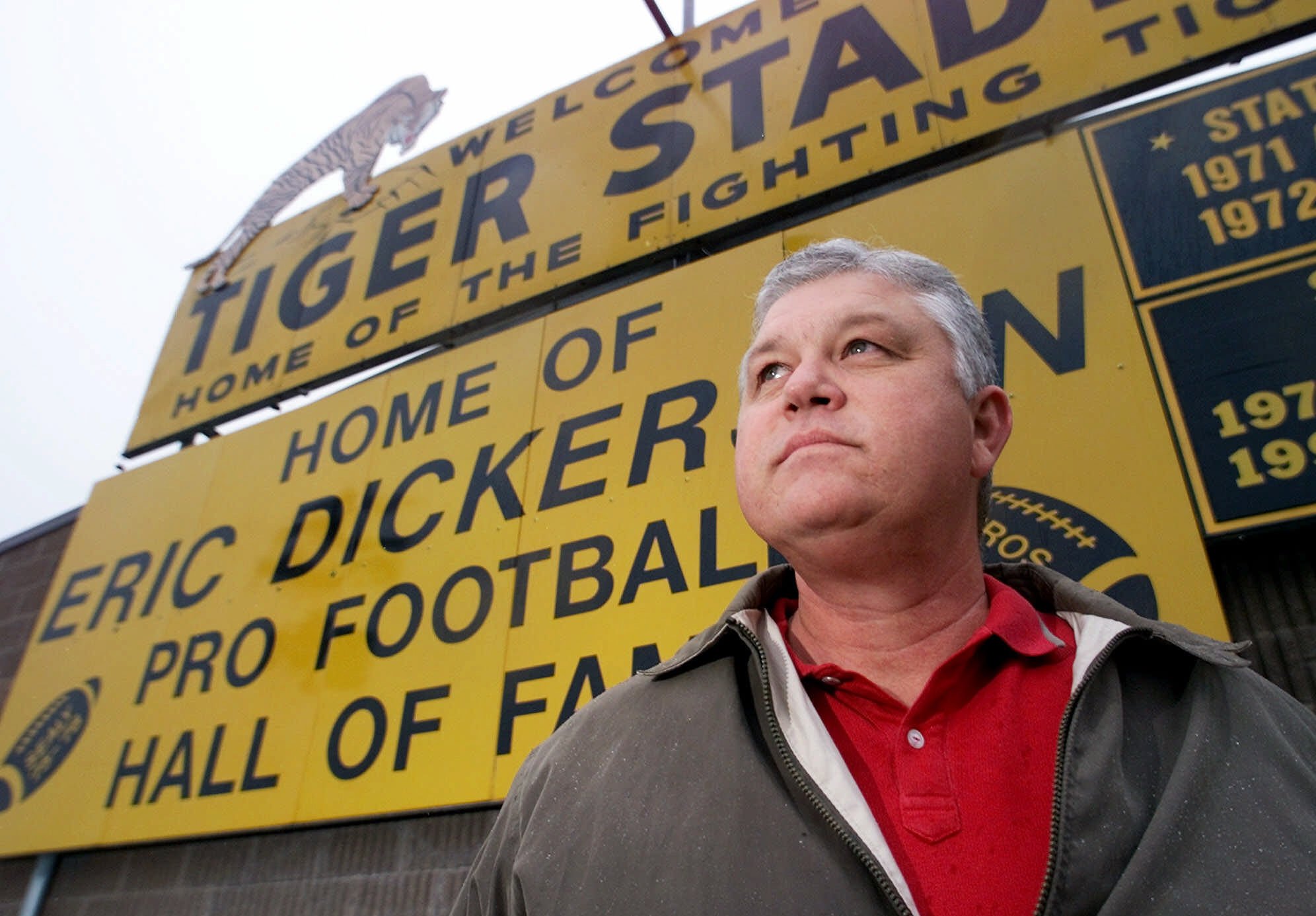 Legendary former Sealy football coach T.J. Mills dies