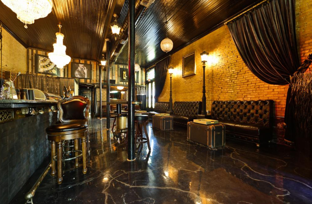 A familiar, more relaxed Juniper Tar reopens in San Antonio