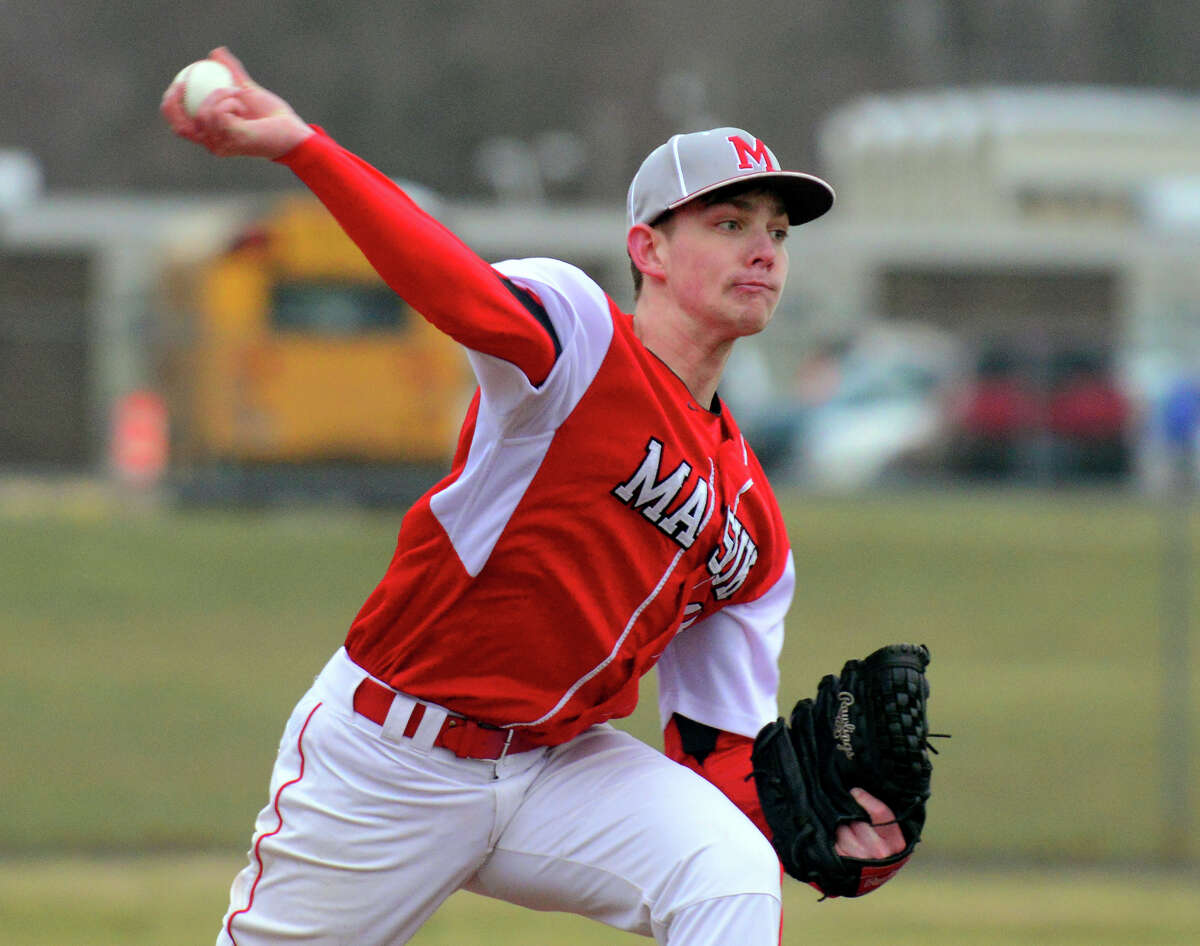 Trumbull duo no-hit Masuk