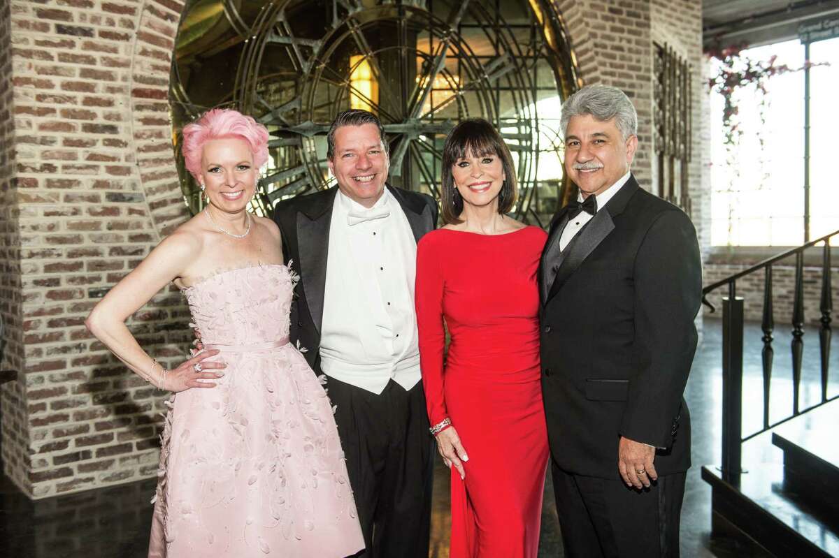 Stages gala was the cat's meow