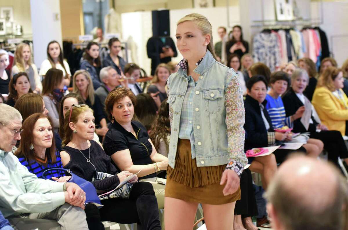 High school students take to the runway for fashion show fundraiser