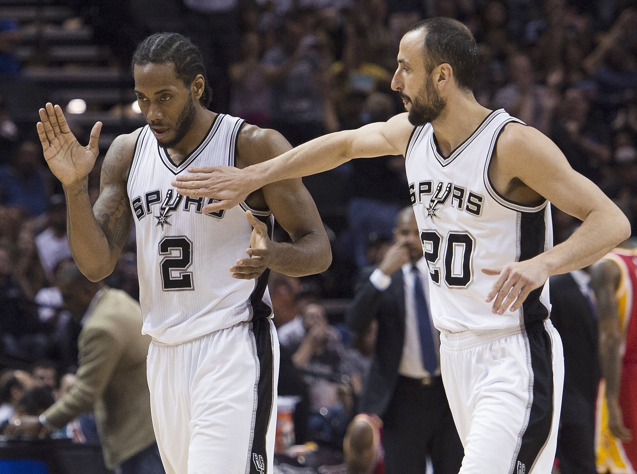 Defending NBA champion Spurs are rolling into playoffs